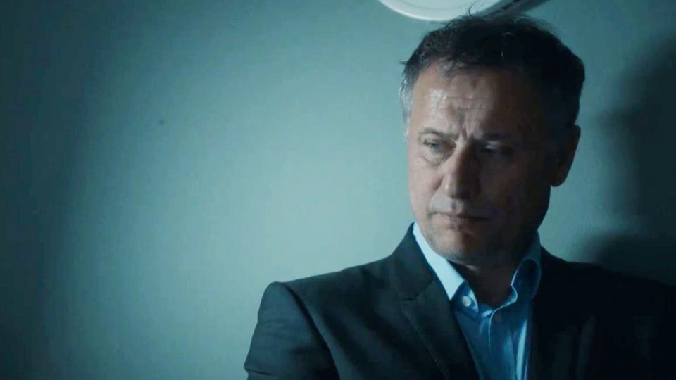 100 Code - saison 1 Bande-annonce VF - Trailer 100 Code S01 - AlloCiné