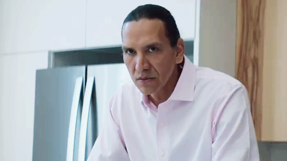 Trailer du film Wild Indian - Wild Indian Bande-annonce VO - AlloCiné