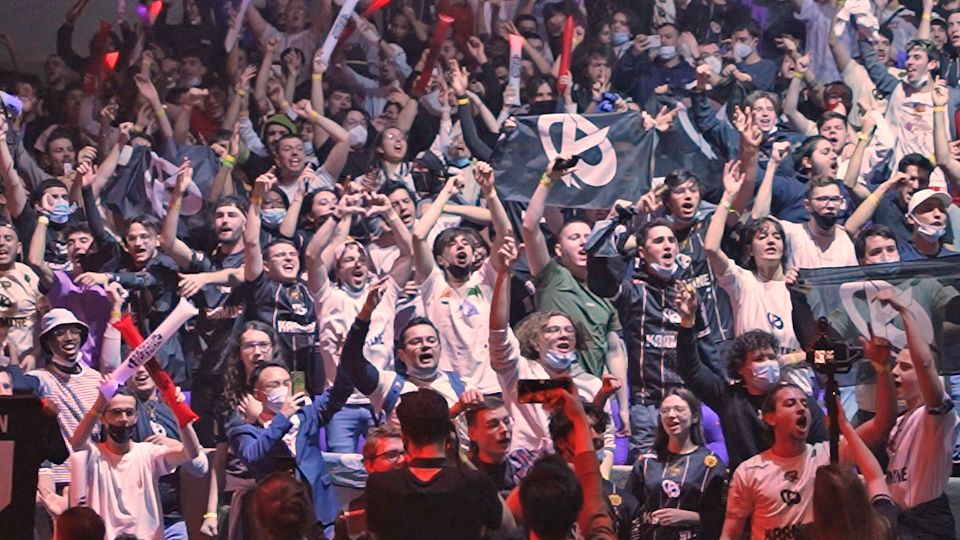 Teaser de La LFL fait son cinéma - La LFL fait son cinéma Teaser VF ...