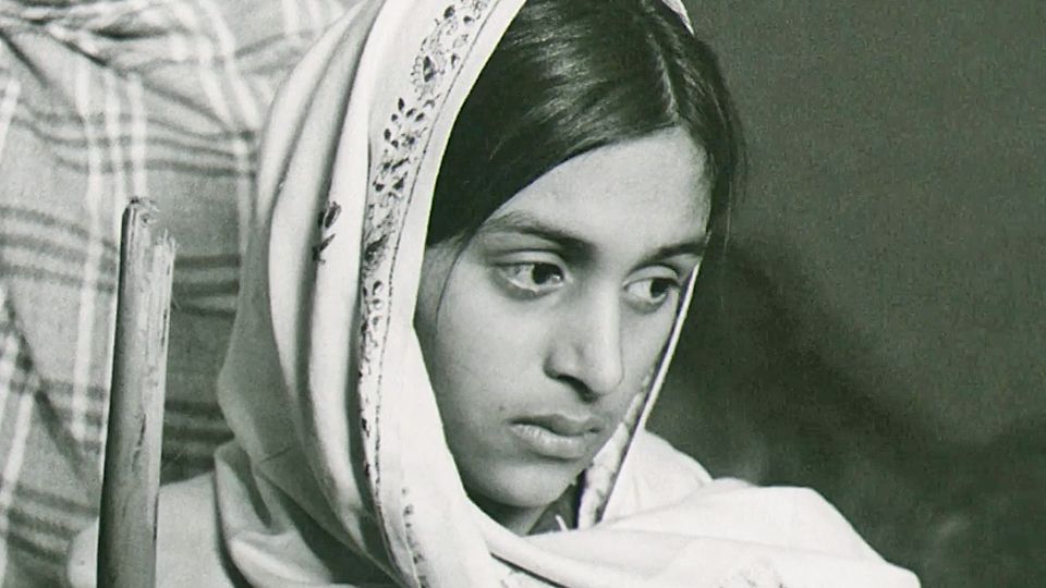 Trailer du film Uski Roti - Uski Roti Bande-annonce (2) VO - AlloCiné